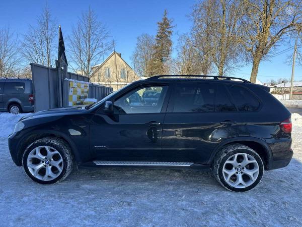 Melns BMW X5 2013 Šauļi, ar dzinēja tilpumu 3.00 L un nobraukumu 290 tūkst. km par 10900 €, foto 7 vietnē AUTOMOTO.COM.LV