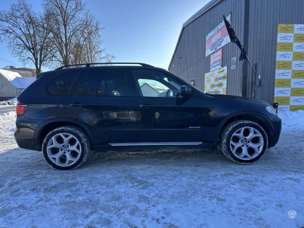 Melns BMW X5 2013 Šauļi, ar dzinēja tilpumu 3.00 L un nobraukumu 290 tūkst. km par 10900 €, foto 8 vietnē AUTOMOTO.COM.LV
