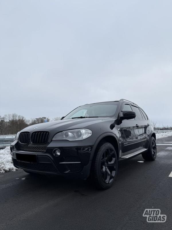 Melns BMW X5 2013 Kauņa, ar dzinēja tilpumu 3.00 L un nobraukumu 236 tūkst. km par 10000 €, foto 1 vietnē AUTOMOTO.COM.LV