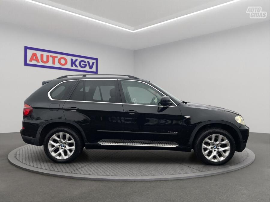 Black BMW X5 2013 in Vilnius, with an engine capacity of 3.00 L and mileage of 249 thousand km for 11999 €, photo 5 on AUTOMOTO.COM.LV