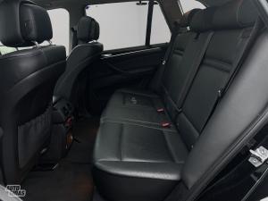 Black BMW X5 2013 in Vilnius, with an engine capacity of 3.00 L and mileage of 249 thousand km for 11999 €, photo 10 on AUTOMOTO.COM.LV