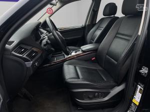 Black BMW X5 2013 in Vilnius, with an engine capacity of 3.00 L and mileage of 249 thousand km for 11999 €, photo 11 on AUTOMOTO.COM.LV