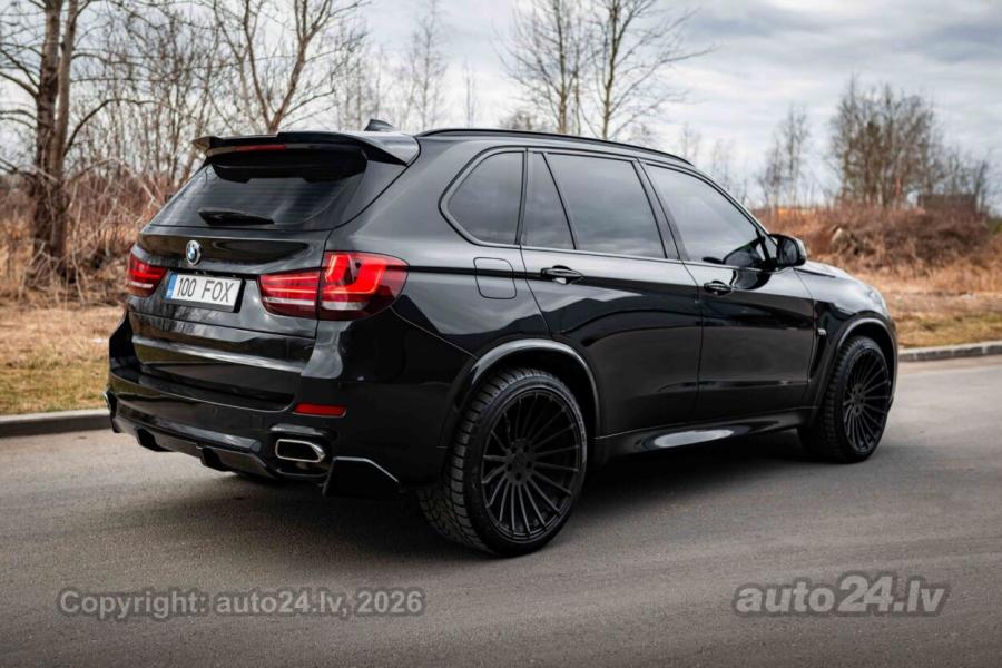 Black BMW X5 2013 in Tallinn, with an engine capacity of 3.00 L and mileage of 292 thousand km for 17990 €, photo 8 on AUTOMOTO.COM.LV