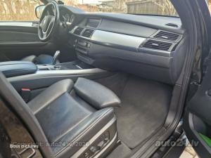 Black BMW X5 2013 in Tallinn, with an engine capacity of 3.00 L and mileage of 212 thousand km for 16900 €, photo 9 on AUTOMOTO.COM.LV