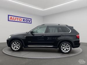 Black BMW X5 2013 in Vilnius, with an engine capacity of 3.00 L and mileage of 249 thousand km for 11999 €, photo 3 on AUTOMOTO.COM.LV