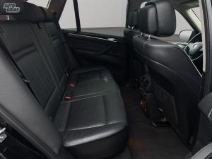 Black BMW X5 2013 in Vilnius, with an engine capacity of 3.00 L and mileage of 249 thousand km for 11999 €, photo 10 on AUTOMOTO.COM.LV
