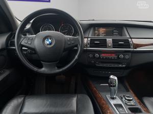 Black BMW X5 2013 in Vilnius, with an engine capacity of 3.00 L and mileage of 249 thousand km for 11999 €, photo 13 on AUTOMOTO.COM.LV