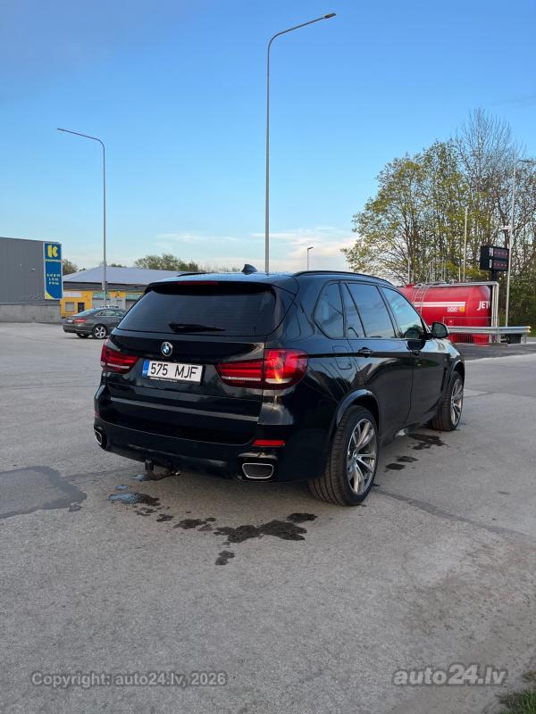 Melns BMW X5 2013 Narva, ar dzinēja tilpumu 3.00 L un nobraukumu 282 tūkst. km par 21000 €, foto 4 vietnē AUTOMOTO.COM.LV