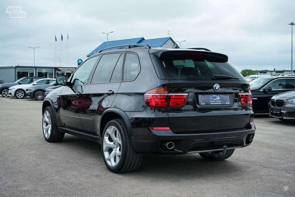 Black BMW X5 2013 in Marijampole, with an engine capacity of 3.00 L and mileage of 337 thousand km for 11750 €, photo 8 on AUTOMOTO.COM.LV