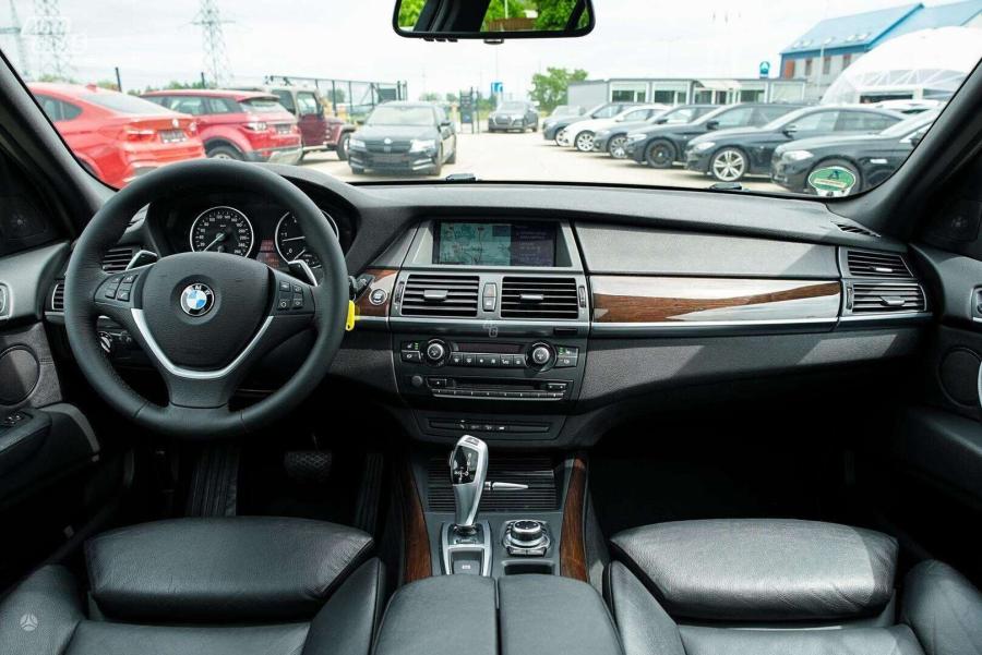Melns BMW X5 2013 Marijampole, ar dzinēja tilpumu 3.00 L un nobraukumu 337 tūkst. km par 11750 €, foto 17 vietnē AUTOMOTO.COM.LV