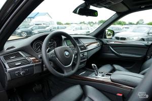 Melns BMW X5 2013 Marijampole, ar dzinēja tilpumu 3.00 L un nobraukumu 337 tūkst. km par 11750 €, foto 25 vietnē AUTOMOTO.COM.LV