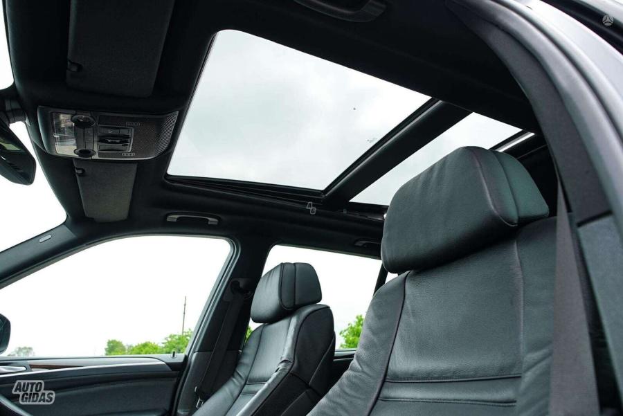 Melns BMW X5 2013 Marijampole, ar dzinēja tilpumu 3.00 L un nobraukumu 337 tūkst. km par 11750 €, foto 28 vietnē AUTOMOTO.COM.LV