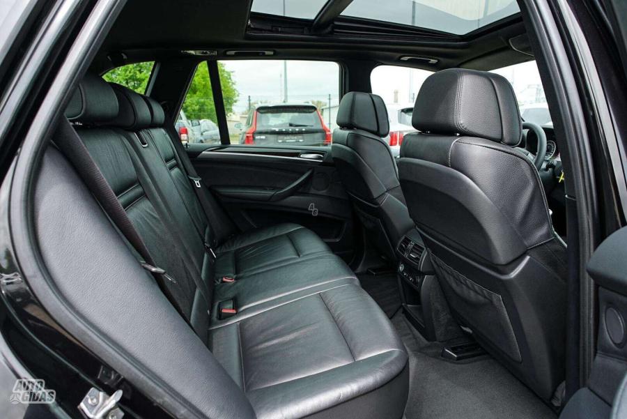 Melns BMW X5 2013 Marijampole, ar dzinēja tilpumu 3.00 L un nobraukumu 337 tūkst. km par 11750 €, foto 35 vietnē AUTOMOTO.COM.LV