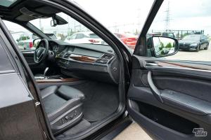 Melns BMW X5 2013 Marijampole, ar dzinēja tilpumu 3.00 L un nobraukumu 337 tūkst. km par 11750 €, foto 36 vietnē AUTOMOTO.COM.LV