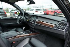 Melns BMW X5 2013 Marijampole, ar dzinēja tilpumu 3.00 L un nobraukumu 337 tūkst. km par 11750 €, foto 37 vietnē AUTOMOTO.COM.LV