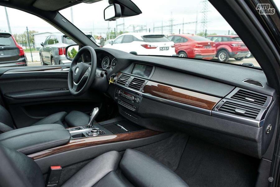 Melns BMW X5 2013 Marijampole, ar dzinēja tilpumu 3.00 L un nobraukumu 337 tūkst. km par 11750 €, foto 37 vietnē AUTOMOTO.COM.LV