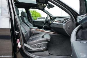 Melns BMW X5 2013 Marijampole, ar dzinēja tilpumu 3.00 L un nobraukumu 337 tūkst. km par 11750 €, foto 38 vietnē AUTOMOTO.COM.LV