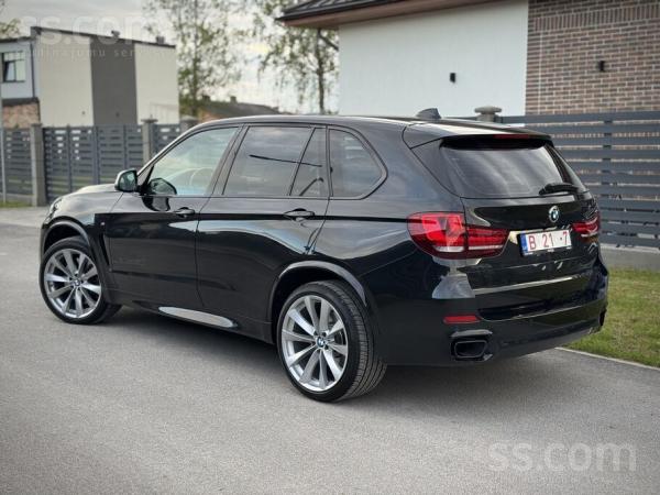 Melns BMW X5 2013 Jelgava, ar dzinēja tilpumu 3.00 L un nobraukumu 293 tūkst. km par 19200 €, foto 3 vietnē AUTOMOTO.COM.LV