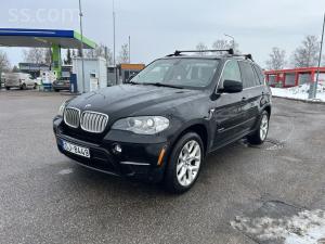 Black BMW X5 2013 in Riga, with an engine capacity of 3.00 L and mileage of 182 thousand km for 13500 €, photo 3 on AUTOMOTO.COM.LV