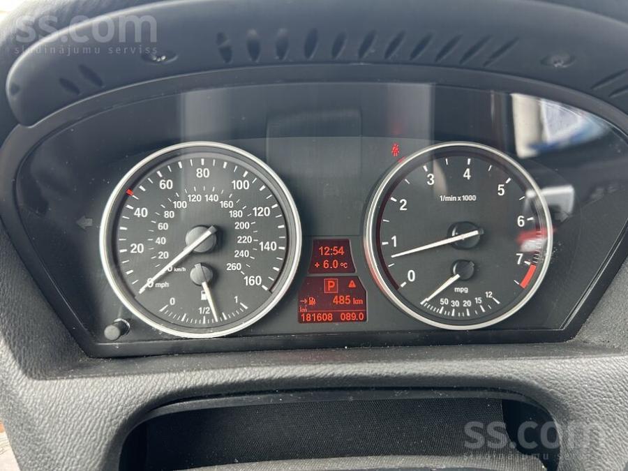 Black BMW X5 2013 in Riga, with an engine capacity of 3.00 L and mileage of 182 thousand km for 13500 €, photo 4 on AUTOMOTO.COM.LV
