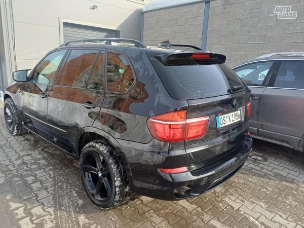 Melns BMW X5 2013 Kretinga, ar dzinēja tilpumu 3.00 L un nobraukumu 185 tūkst. km par 9600 €, foto 1 vietnē AUTOMOTO.COM.LV