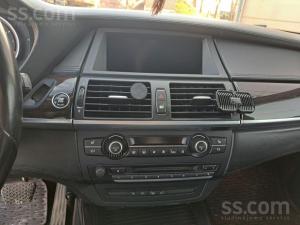 Черный БМВ Х5 2013 в Рига, объемом двигателя 3.00 л и пробегом 395 тыс. км за 8000 €, фото 10 на AUTOMOTO.COM.LV