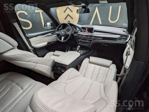 Черный БМВ Х5 2013 в Тукумс, объемом двигателя 3.00 л и пробегом 282 тыс. км за 23990 €, фото 2 на AUTOMOTO.COM.LV