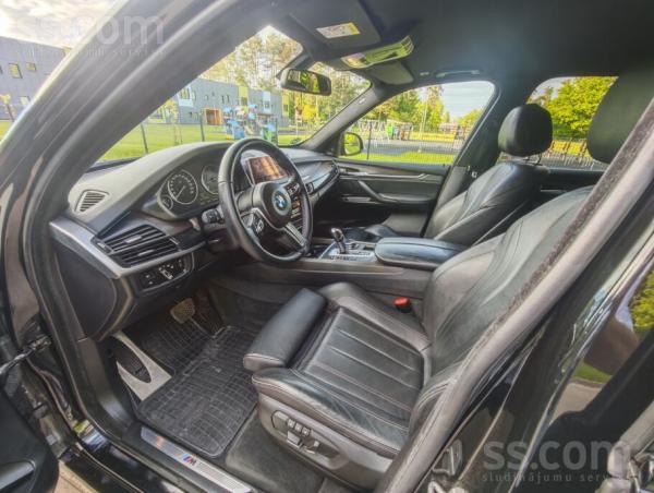 Melns BMW X5 2013 Ogre, ar dzinēja tilpumu 3.00 L un nobraukumu 276 tūkst. km par 17500 €, foto 9 vietnē AUTOMOTO.COM.LV