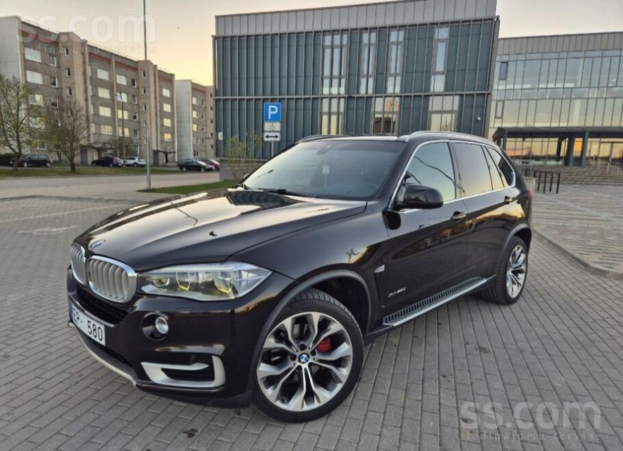 Melns BMW X5 2013 Rīga, ar dzinēja tilpumu 3.00 L un nobraukumu 271 tūkst. km par 22900 €, foto 3 vietnē AUTOMOTO.COM.LV
