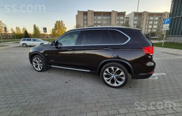 Melns BMW X5 2013 Rīga, ar dzinēja tilpumu 3.00 L un nobraukumu 271 tūkst. km par 22900 €, foto 4 vietnē AUTOMOTO.COM.LV