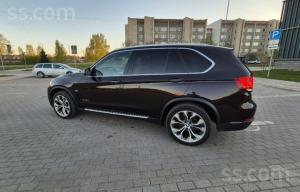 Melns BMW X5 2013 Rīga, ar dzinēja tilpumu 3.00 L un nobraukumu 271 tūkst. km par 22900 €, foto 5 vietnē AUTOMOTO.COM.LV