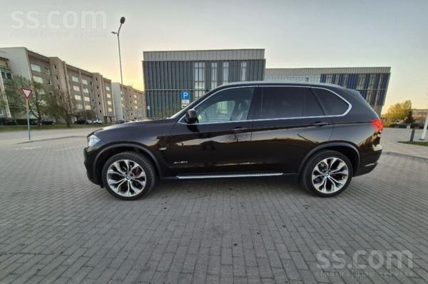 Melns BMW X5 2013 Rīga, ar dzinēja tilpumu 3.00 L un nobraukumu 271 tūkst. km par 22900 €, foto 9 vietnē AUTOMOTO.COM.LV