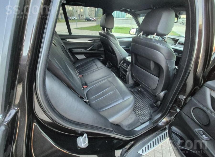Melns BMW X5 2013 Rīga, ar dzinēja tilpumu 3.00 L un nobraukumu 271 tūkst. km par 22900 €, foto 19 vietnē AUTOMOTO.COM.LV