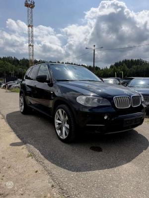 Black BMW X5 2013 in Vilnius, with an engine capacity of 2.99 L and mileage of 340 thousand km for 11900 €, photo 4 on AUTOMOTO.COM.LV