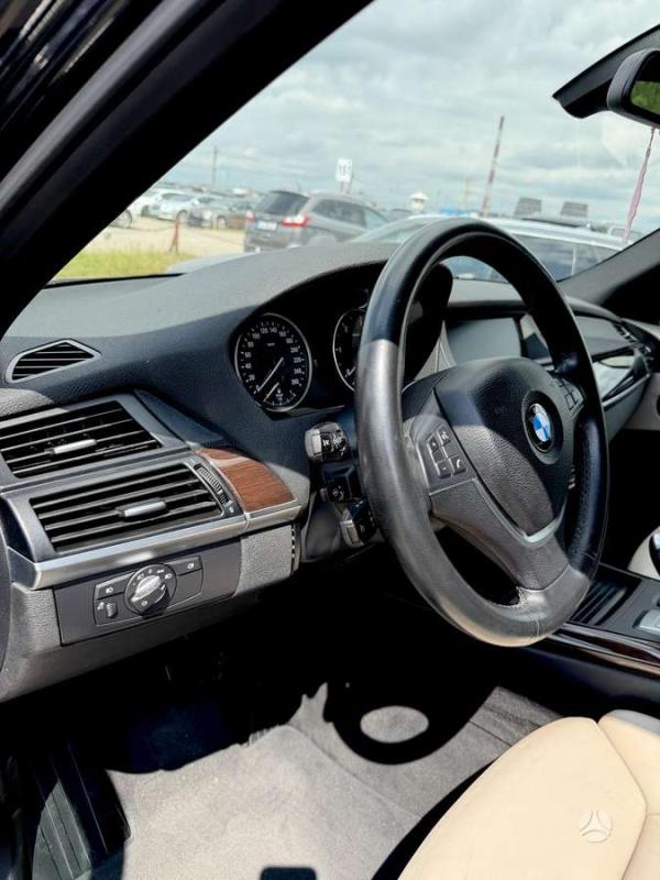 Melns BMW X5 2013 Viļņa, ar dzinēja tilpumu 2.99 L un nobraukumu 340 tūkst. km par 11900 €, foto 6 vietnē AUTOMOTO.COM.LV