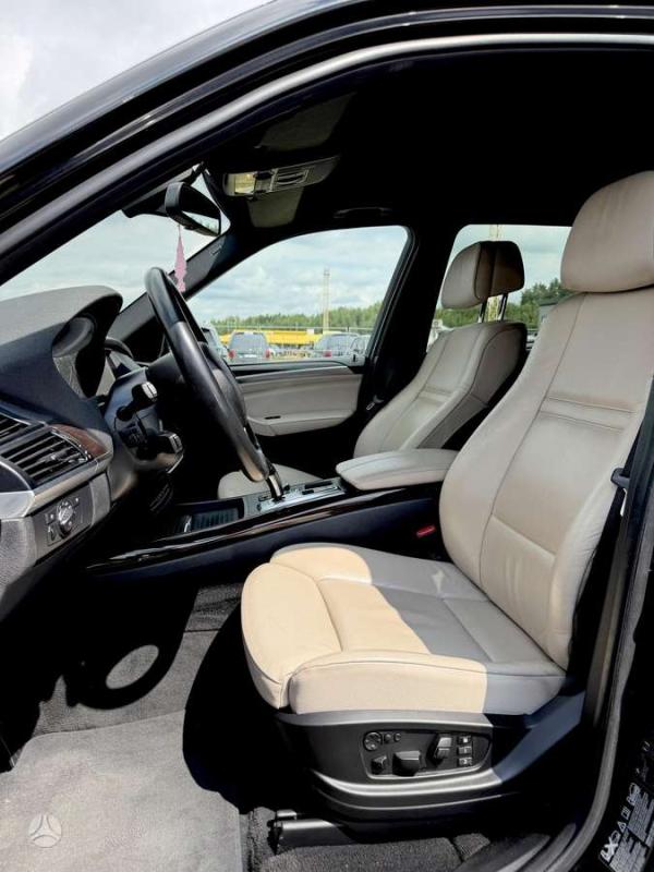 Melns BMW X5 2013 Viļņa, ar dzinēja tilpumu 2.99 L un nobraukumu 340 tūkst. km par 11900 €, foto 7 vietnē AUTOMOTO.COM.LV