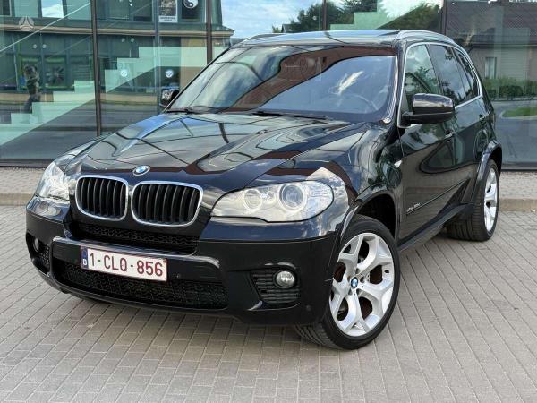 Black BMW X5 2013 in Utena, with an engine capacity of 2.99 L and mileage of 331 thousand km for 9990 €, photo 1 on AUTOMOTO.COM.LV