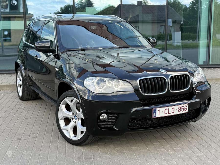 Black BMW X5 2013 in Utena, with an engine capacity of 2.99 L and mileage of 331 thousand km for 9990 €, photo 4 on AUTOMOTO.COM.LV