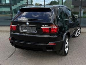 Black BMW X5 2013 in Utena, with an engine capacity of 2.99 L and mileage of 331 thousand km for 9990 €, photo 7 on AUTOMOTO.COM.LV