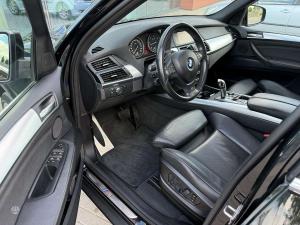 Black BMW X5 2013 in Utena, with an engine capacity of 2.99 L and mileage of 331 thousand km for 9990 €, photo 15 on AUTOMOTO.COM.LV