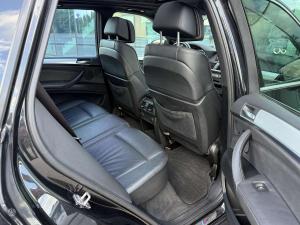 Black BMW X5 2013 in Utena, with an engine capacity of 2.99 L and mileage of 331 thousand km for 9990 €, photo 20 on AUTOMOTO.COM.LV