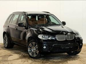 Black BMW X5 2013 in Jurmala, with an engine capacity of 3.00 L and mileage of 284 thousand km for 15695 €, photo 4 on AUTOMOTO.COM.LV