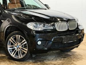 Black BMW X5 2013 in Jurmala, with an engine capacity of 3.00 L and mileage of 284 thousand km for 15695 €, photo 5 on AUTOMOTO.COM.LV