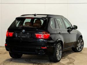 Black BMW X5 2013 in Jurmala, with an engine capacity of 3.00 L and mileage of 284 thousand km for 15695 €, photo 9 on AUTOMOTO.COM.LV