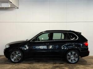 Black BMW X5 2013 in Jurmala, with an engine capacity of 3.00 L and mileage of 284 thousand km for 15695 €, photo 11 on AUTOMOTO.COM.LV