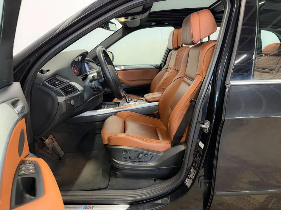 Black BMW X5 2013 in Jurmala, with an engine capacity of 3.00 L and mileage of 284 thousand km for 15695 €, photo 17 on AUTOMOTO.COM.LV