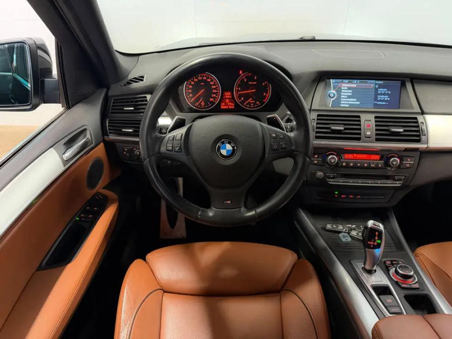 Black BMW X5 2013 in Jurmala, with an engine capacity of 3.00 L and mileage of 284 thousand km for 15695 €, photo 18 on AUTOMOTO.COM.LV