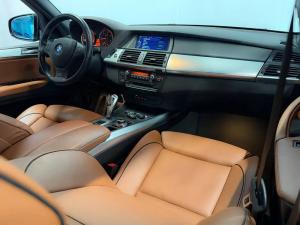 Black BMW X5 2013 in Jurmala, with an engine capacity of 3.00 L and mileage of 284 thousand km for 15695 €, photo 20 on AUTOMOTO.COM.LV