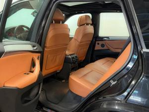 Black BMW X5 2013 in Jurmala, with an engine capacity of 3.00 L and mileage of 284 thousand km for 15695 €, photo 24 on AUTOMOTO.COM.LV