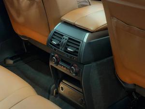Black BMW X5 2013 in Jurmala, with an engine capacity of 3.00 L and mileage of 284 thousand km for 15695 €, photo 28 on AUTOMOTO.COM.LV